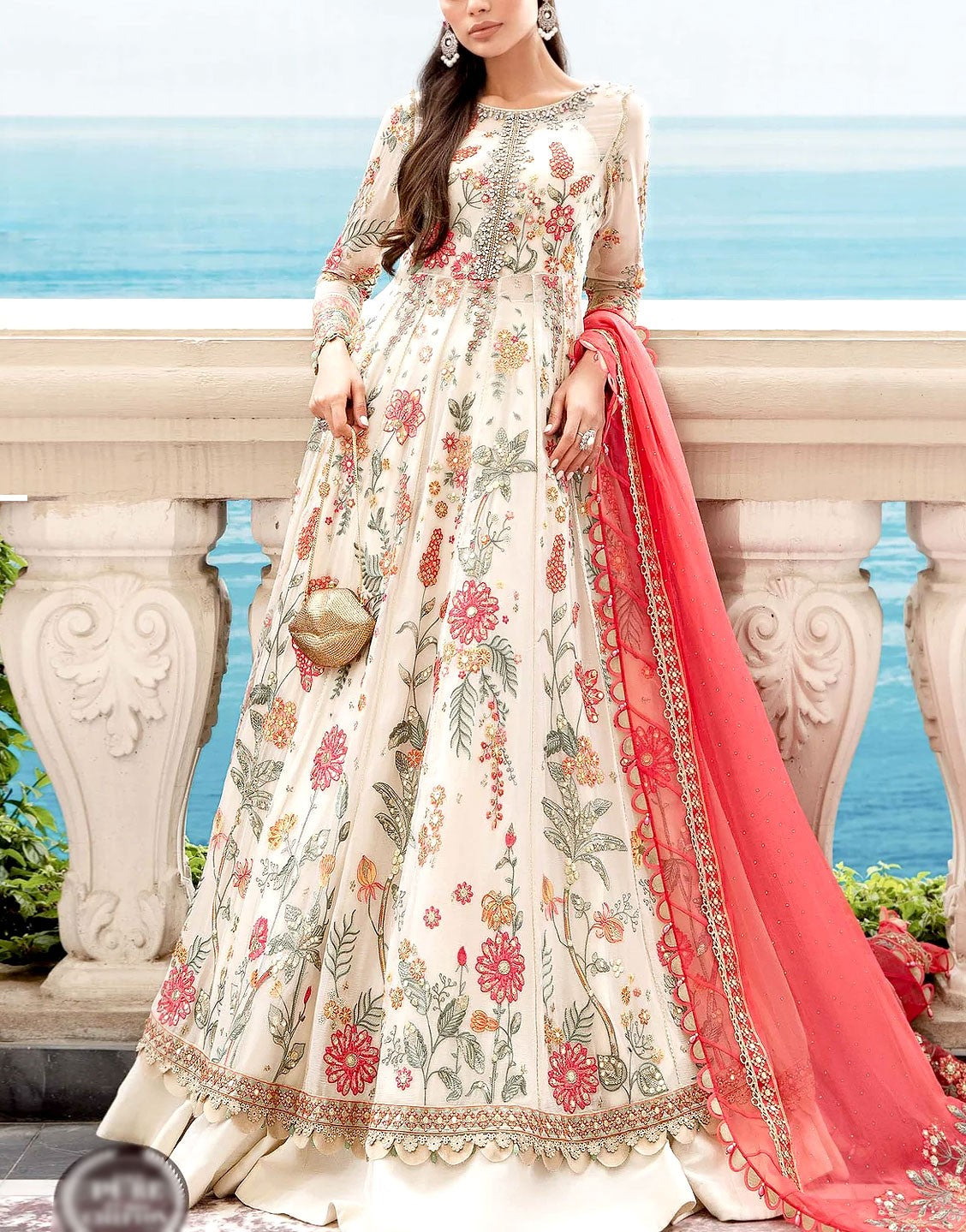 Maxi Dresses 2025: Pakistani Maxi Dress Design & Long Maxi Frock ...