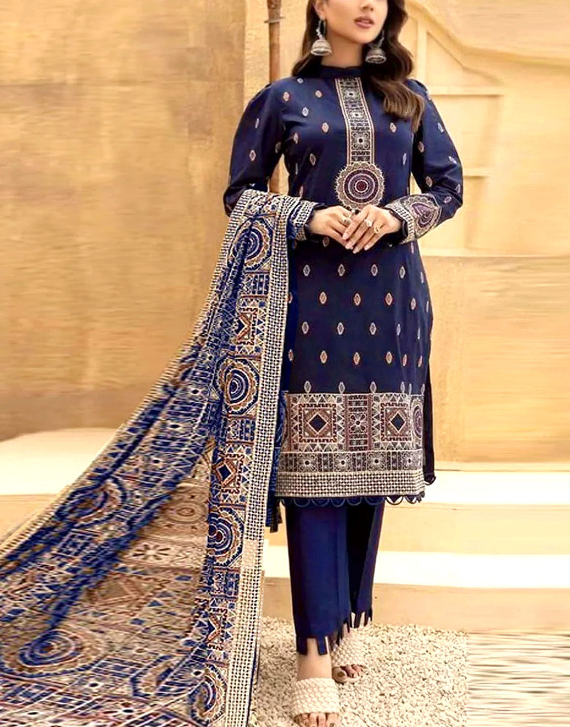 Khaddar Collection 2025: Pakistani Khaddar Dresses & Khaddar Suits ...